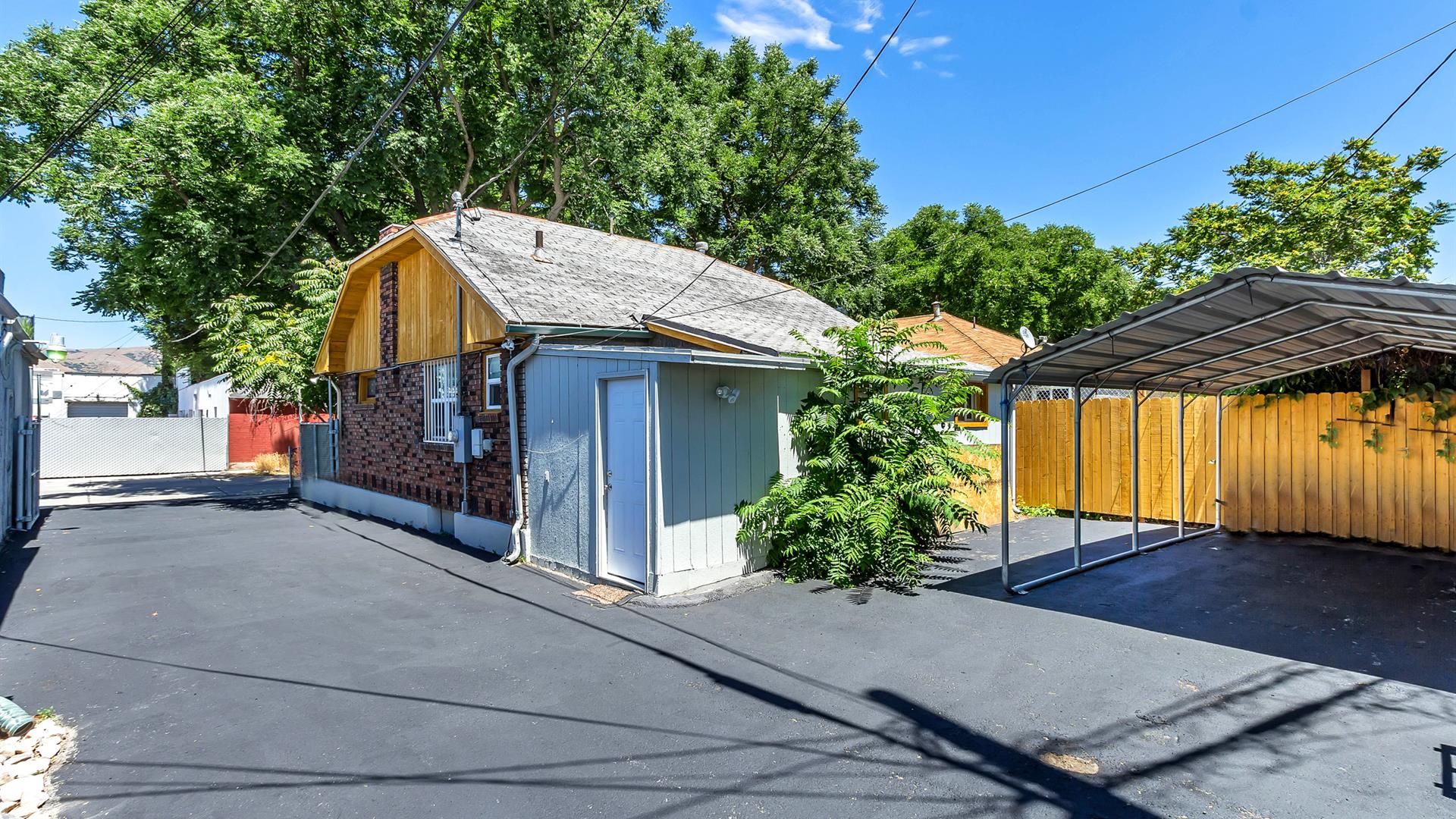 Yale Ave | Perfectly Perched