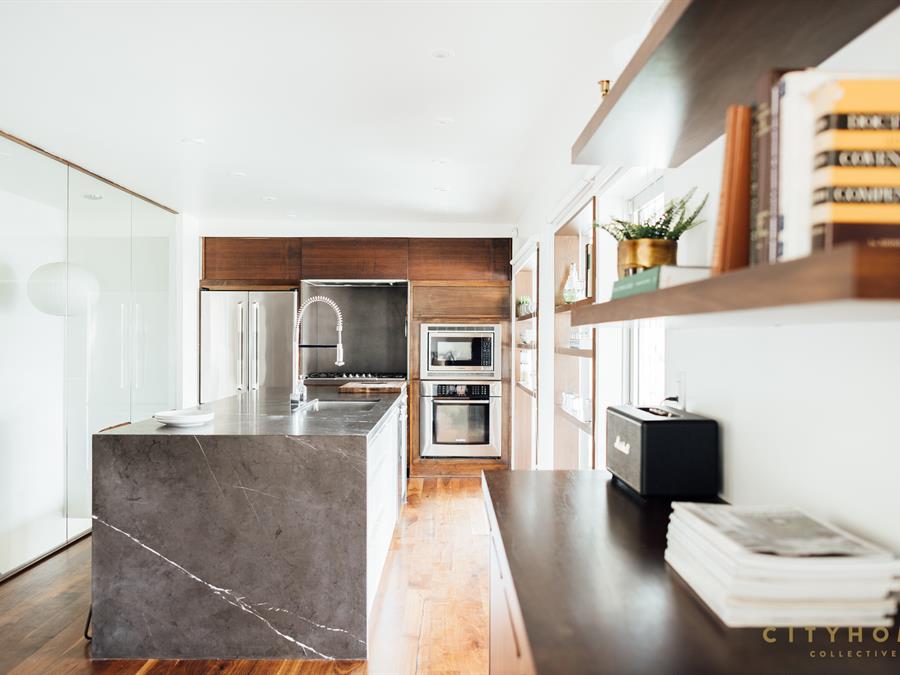 Apollo Dr | A Place in the Sun