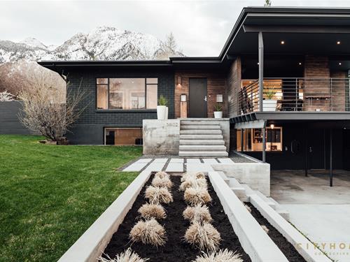 Apollo Dr | A Place in the Sun