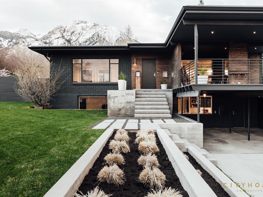 Apollo Dr | A Place in the Sun