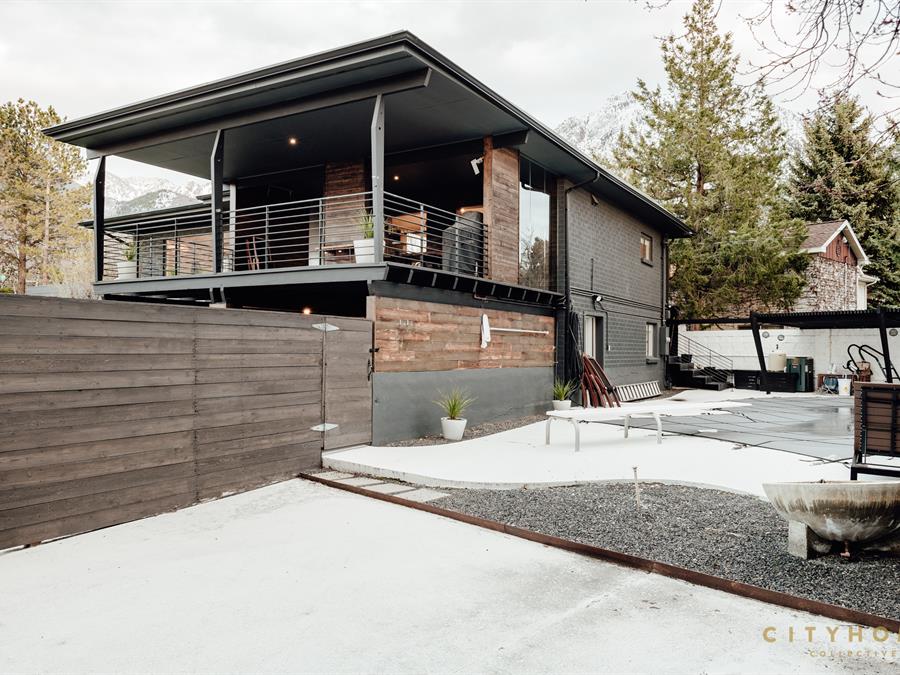 Apollo Dr | A Place in the Sun