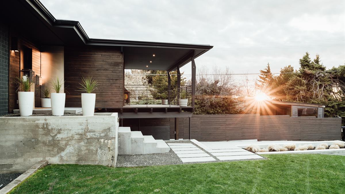 Apollo Dr | A Place in the Sun