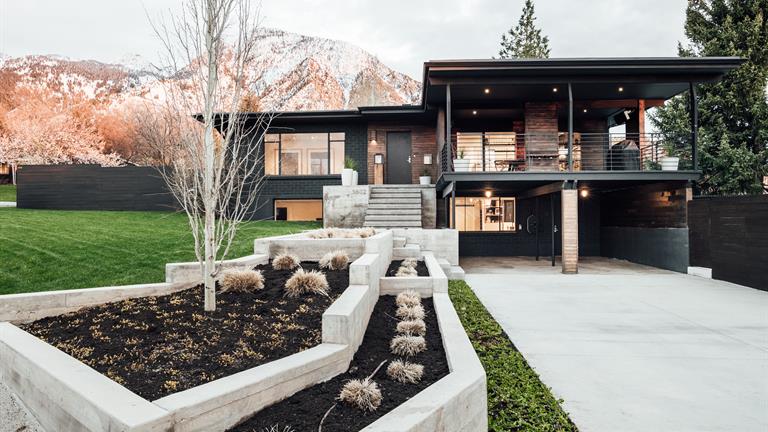 Apollo Dr | A Place in the Sun