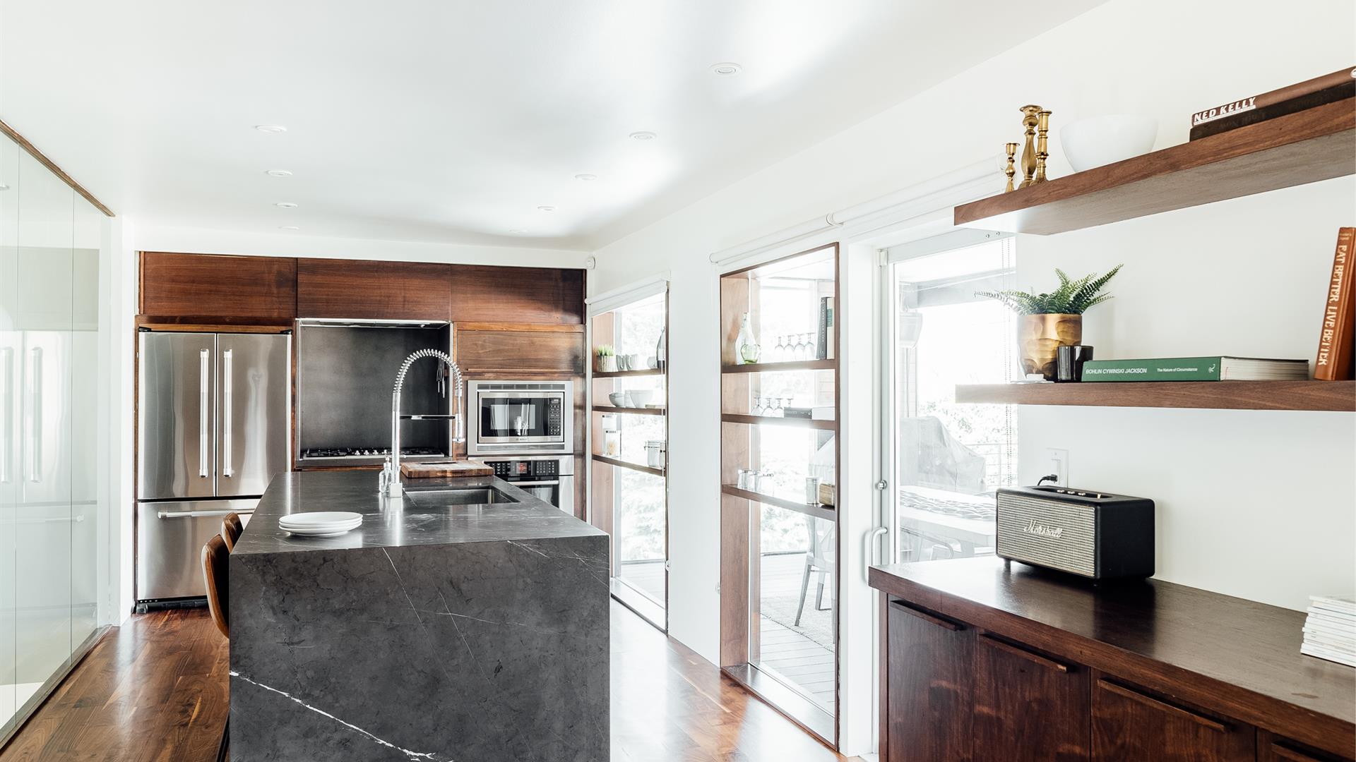 Apollo Dr | A Place in the Sun