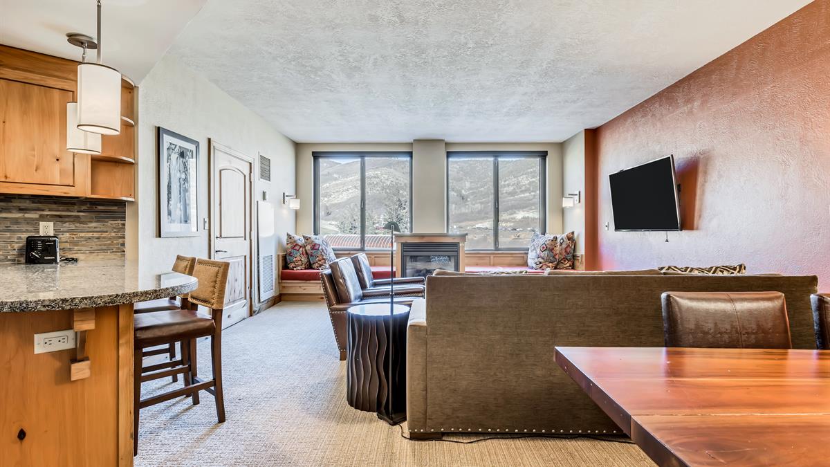 Grand Summit Drive | Lofty Living